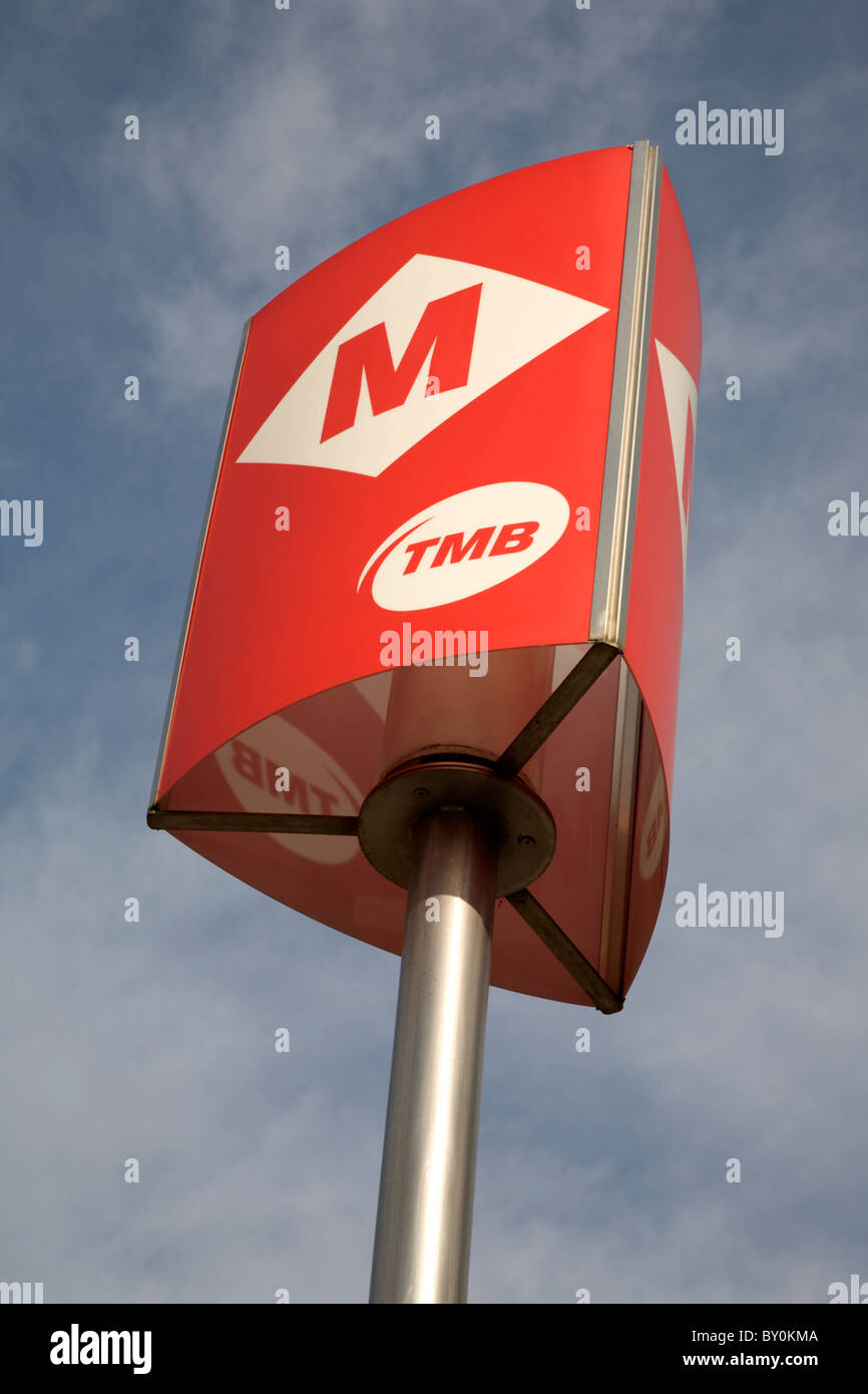 Metro Sign Barcelona Stock Photo - Alamy