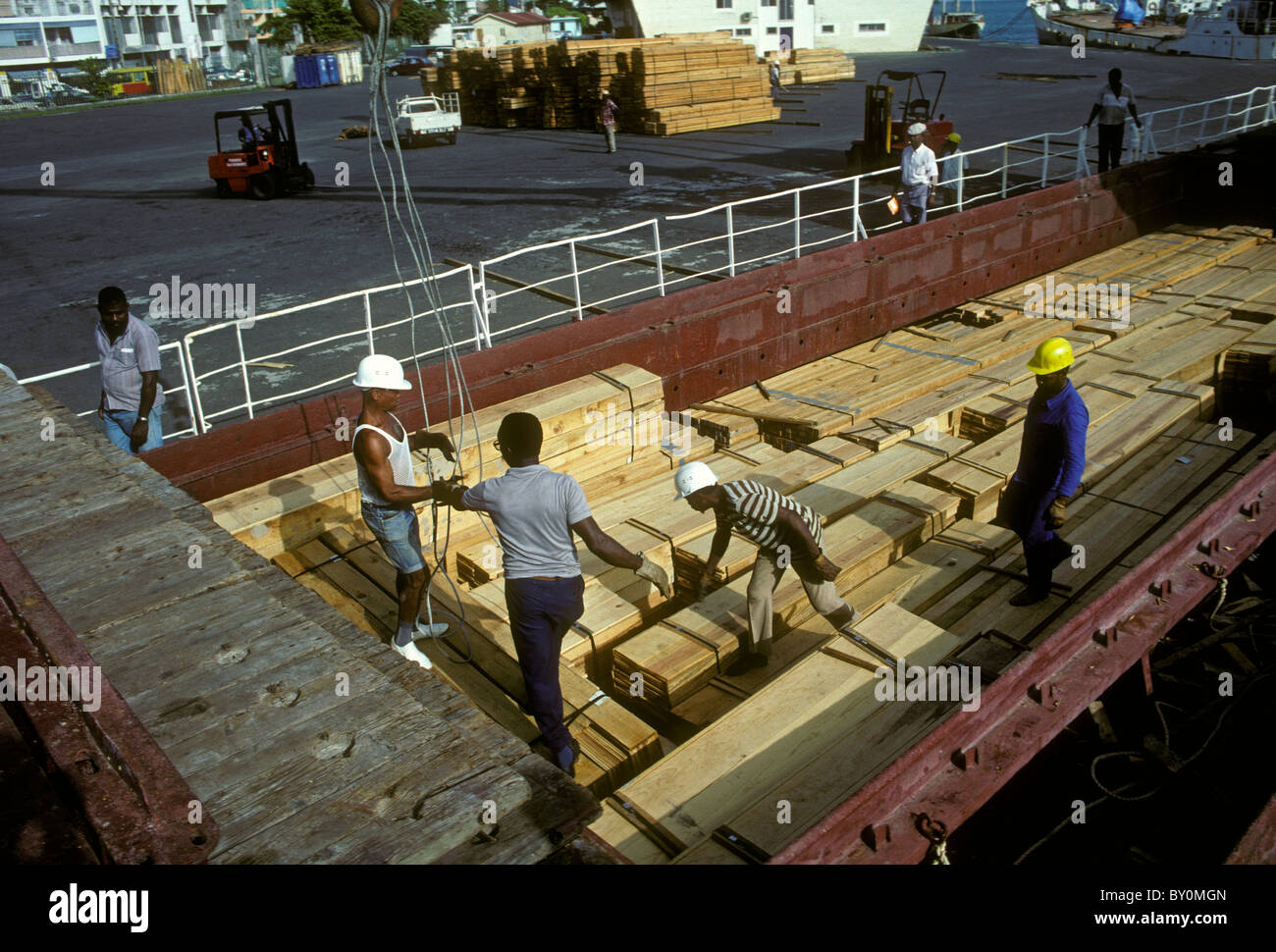 Offloading lumber shipment hi-res stock photography and images - Alamy