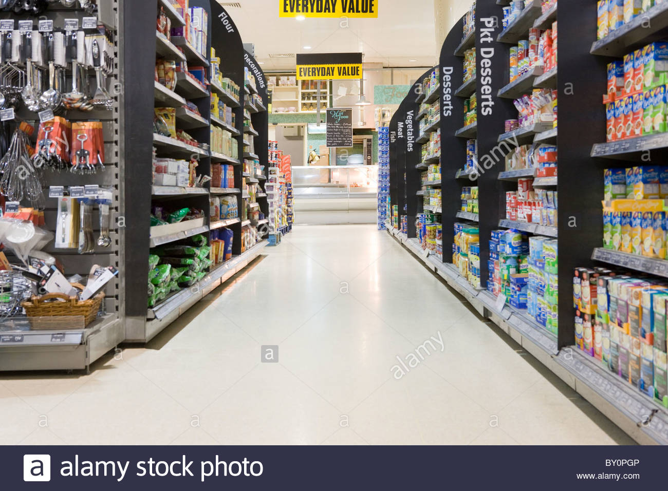 Supermarket Empty Aisle Stock Photos & Supermarket Empty Aisle Stock ...