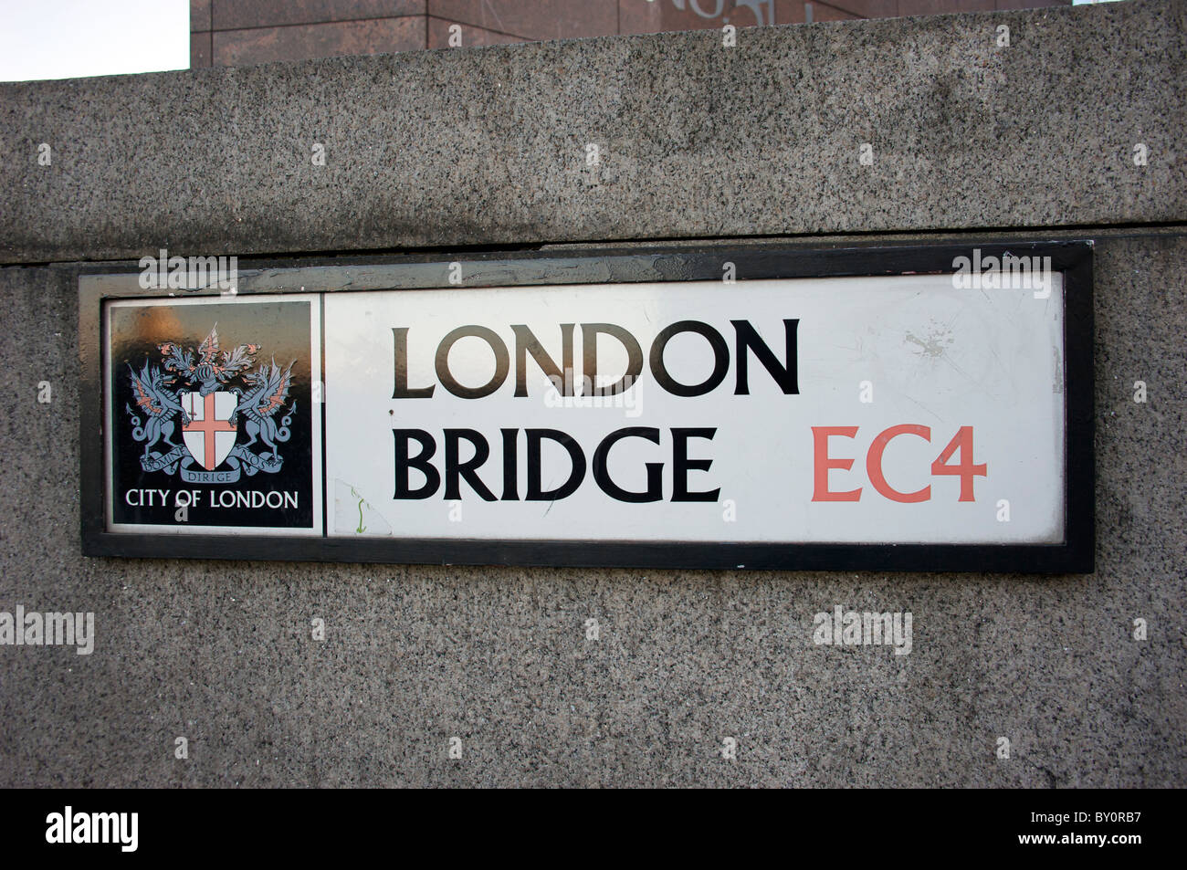 London bridge street sign hi-res stock photography and images - Alamy