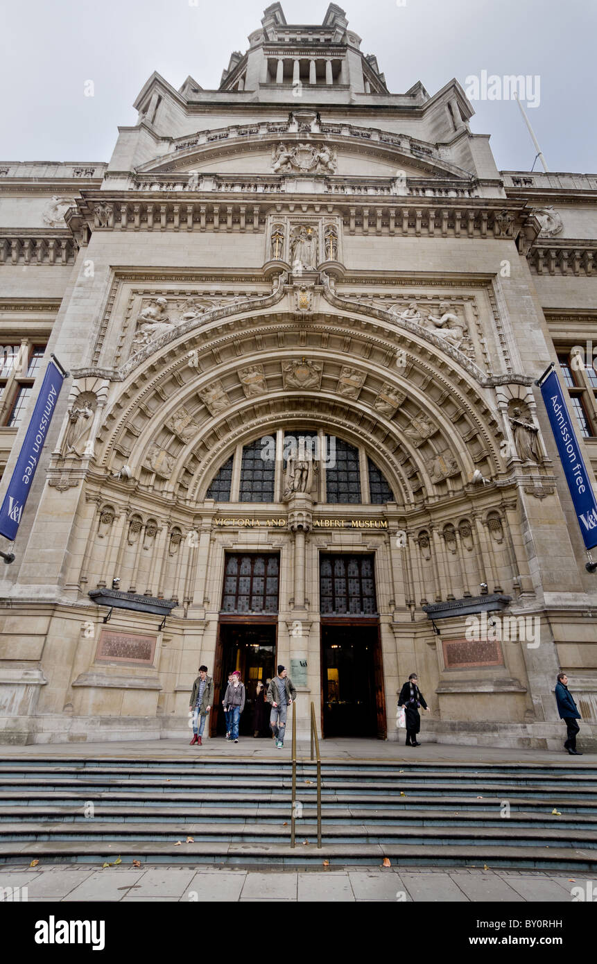 National History Museum facade entrance Stock Photo - Alamy