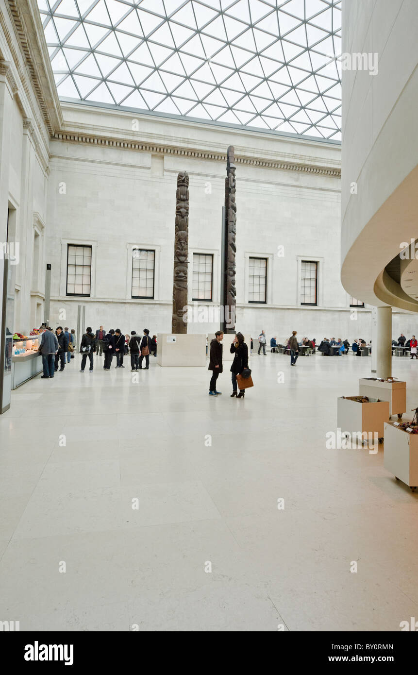 Inside the museum hi-res stock photography and images - Alamy