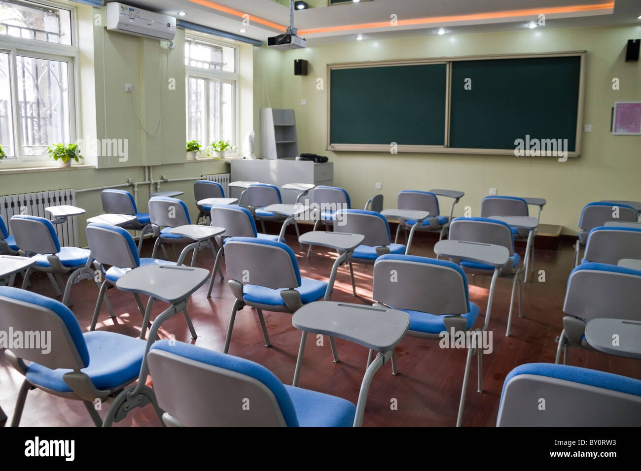 Elementary school classroom in China Stock Photo - Alamy