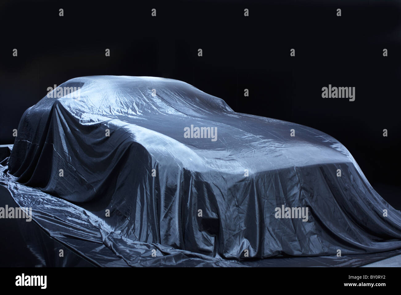 Car under cover hi-res stock photography and images - Alamy