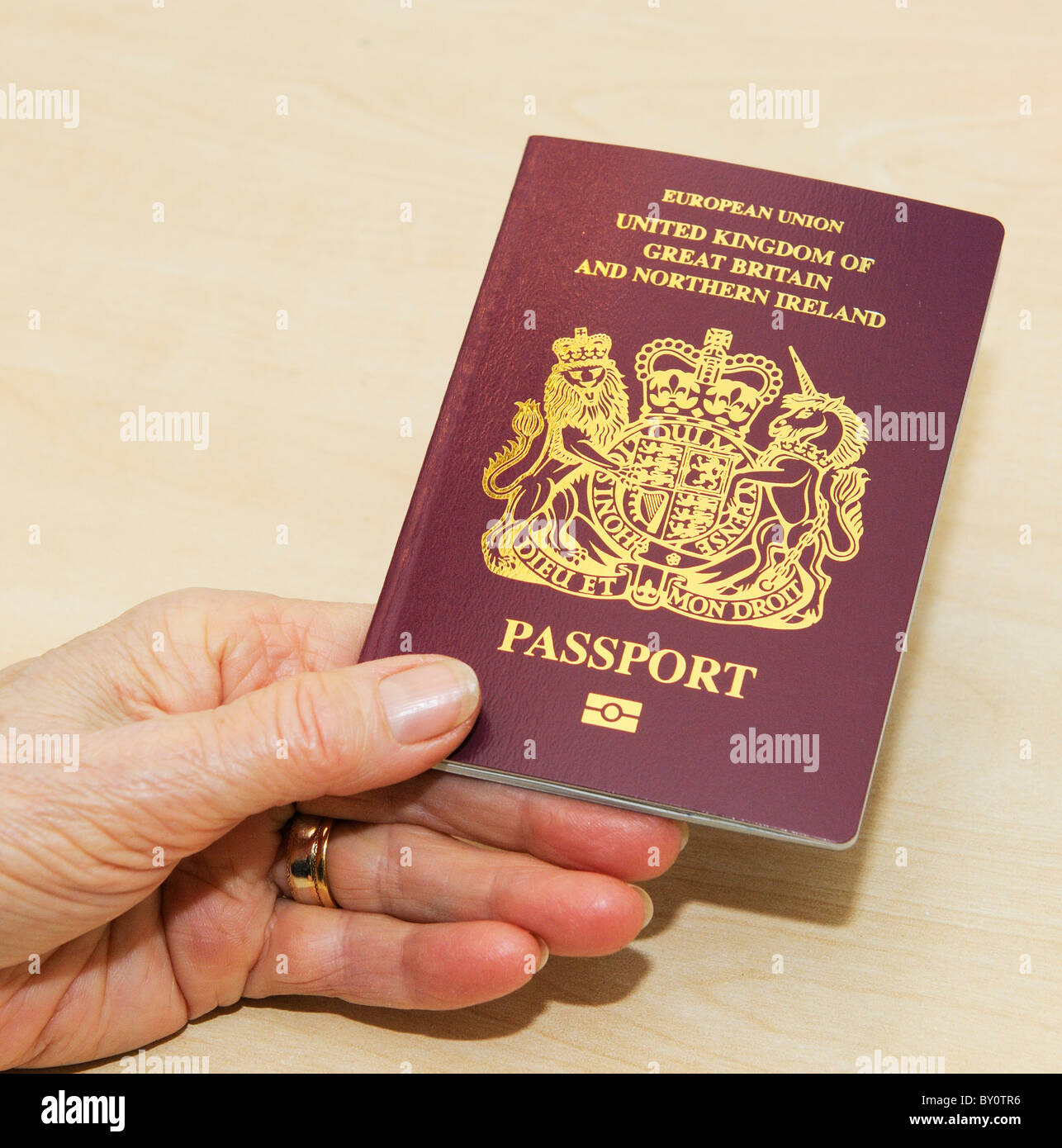 British passport front cover crest hi-res stock photography and images ...