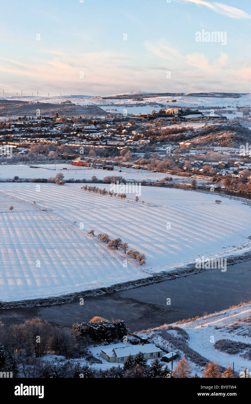 Stirling winter scottish castles hi-res stock photography and images ...