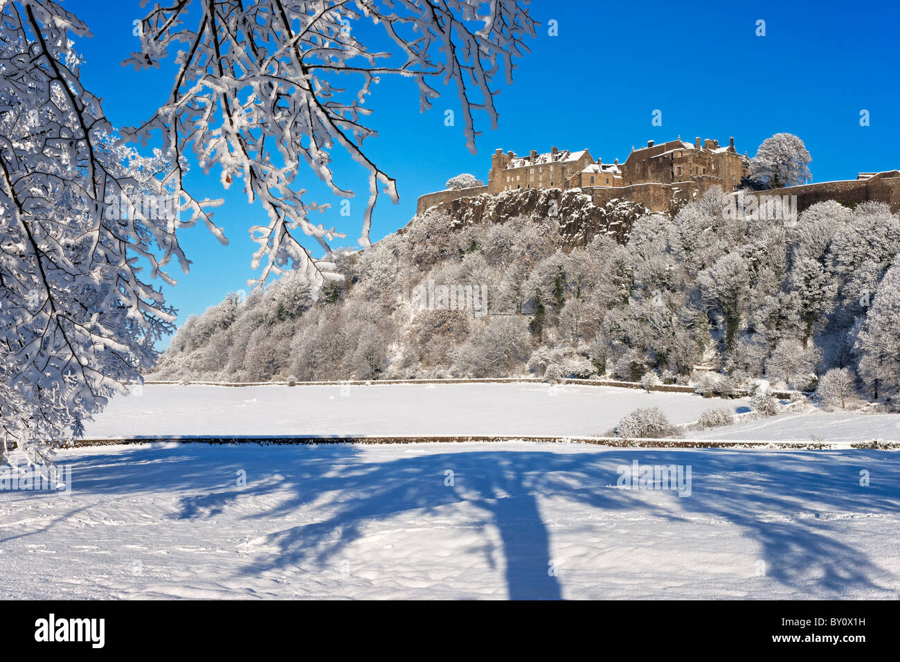 Stirling Castle in winter snow from the King's Knott, Stirling ...