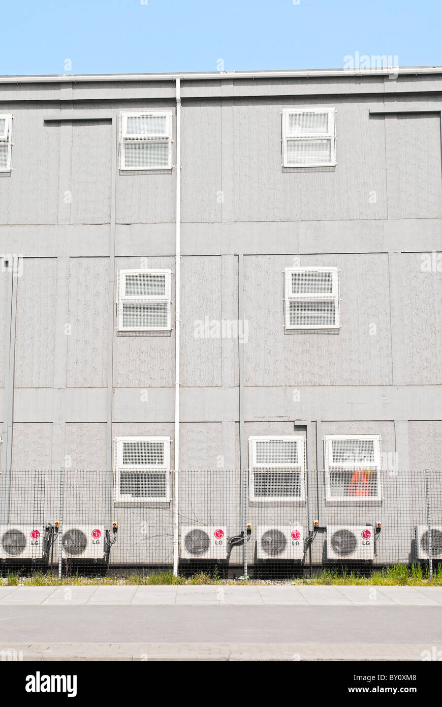 Temporary air units hi-res stock photography and images - Alamy