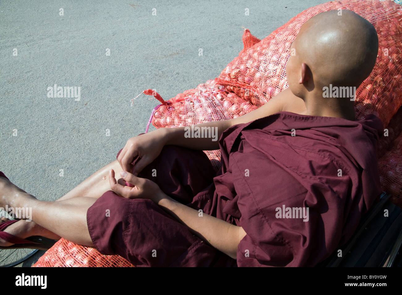 Sack truck hi-res stock photography and images - Alamy