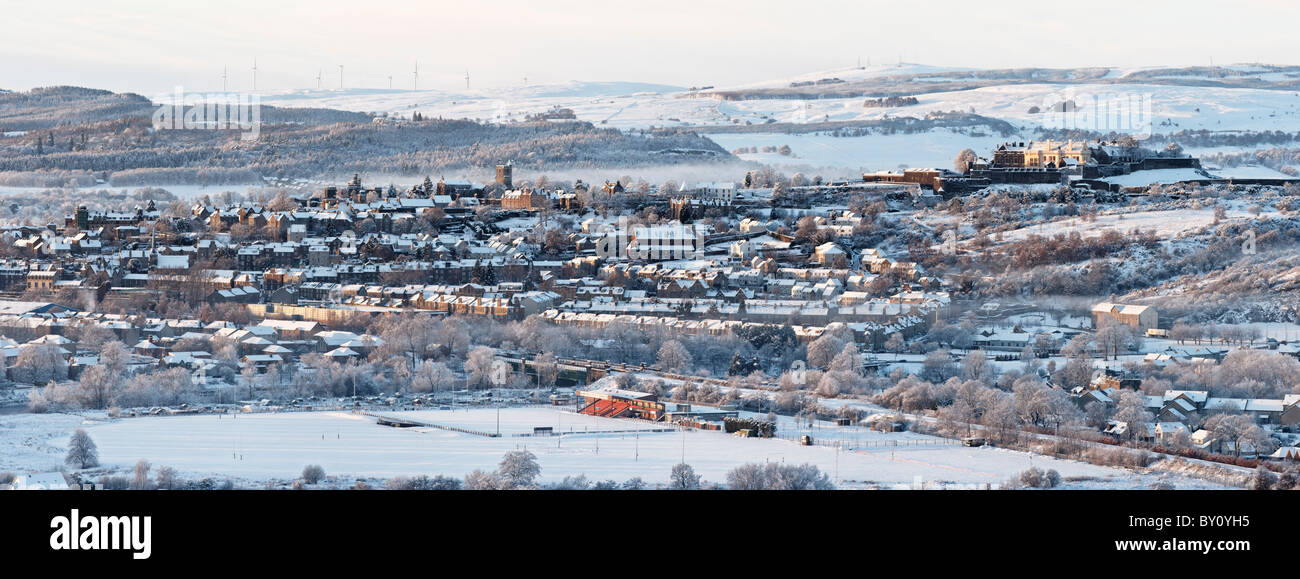 Stirling winter scottish castles hi-res stock photography and images ...