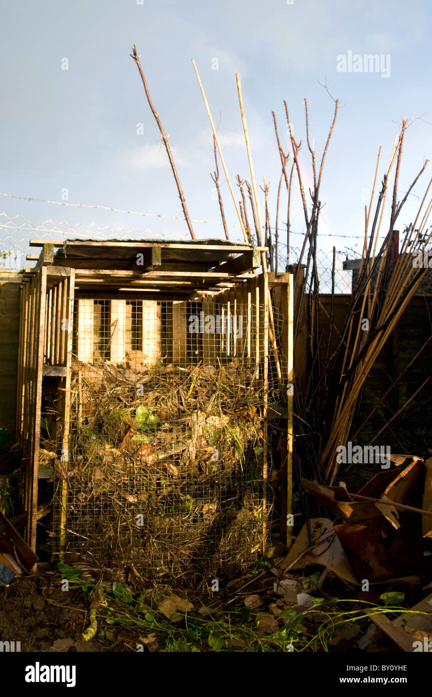 Food waste compost heap hi-res stock photography and images - Alamy
