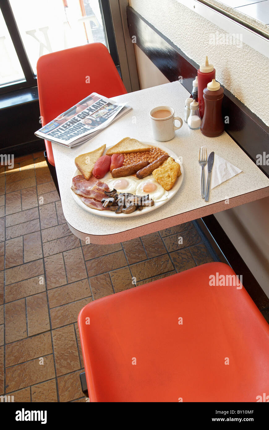 Builder's cafe with full breakfast on table Stock Photo - Alamy