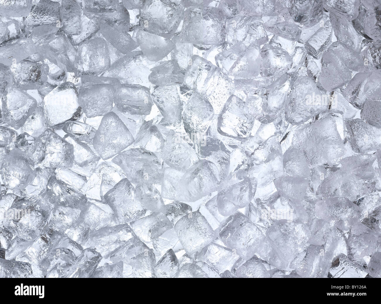 a large amount of ice cubes Stock Photo - Alamy