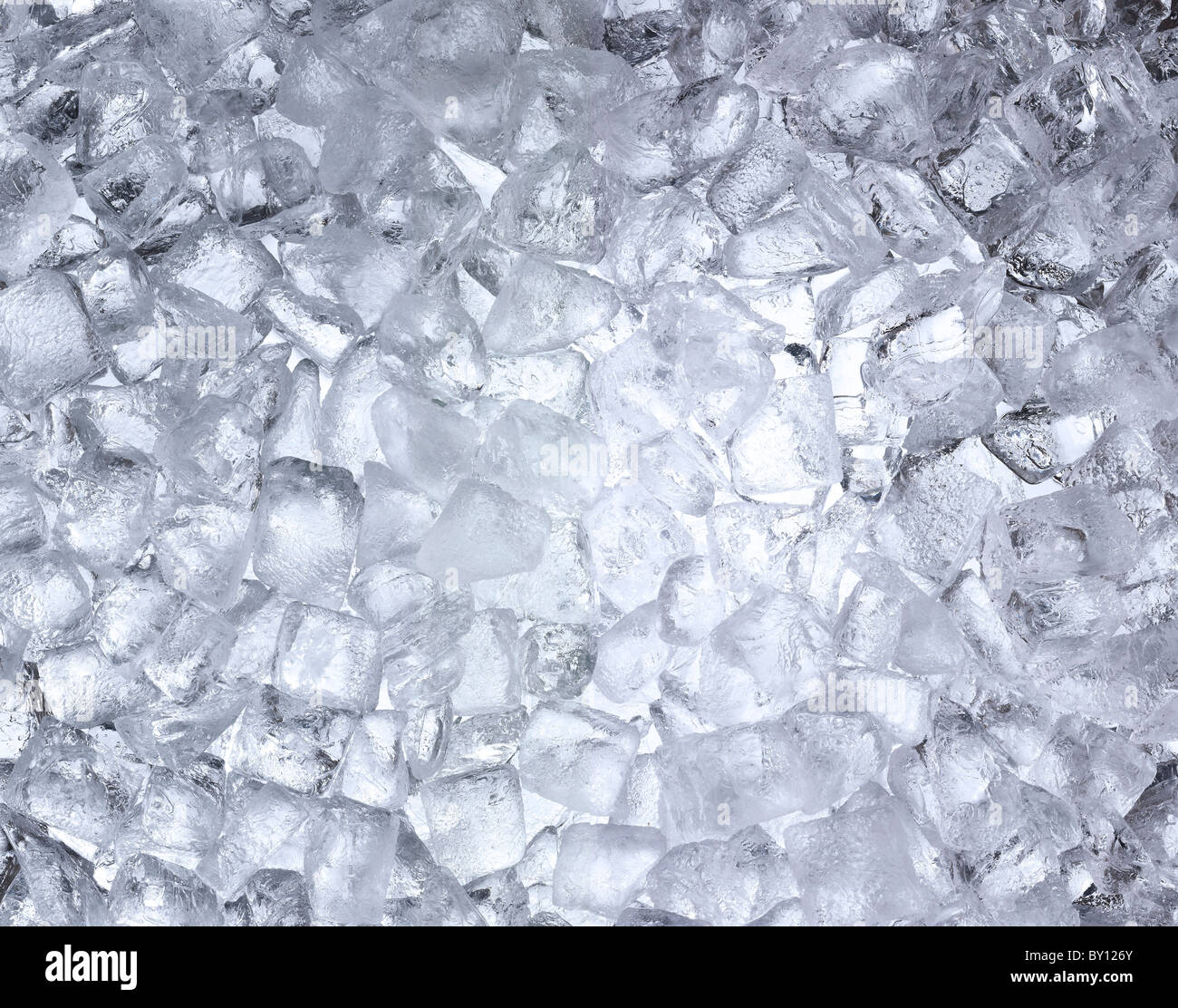 a large amount of ice cubes Stock Photo - Alamy