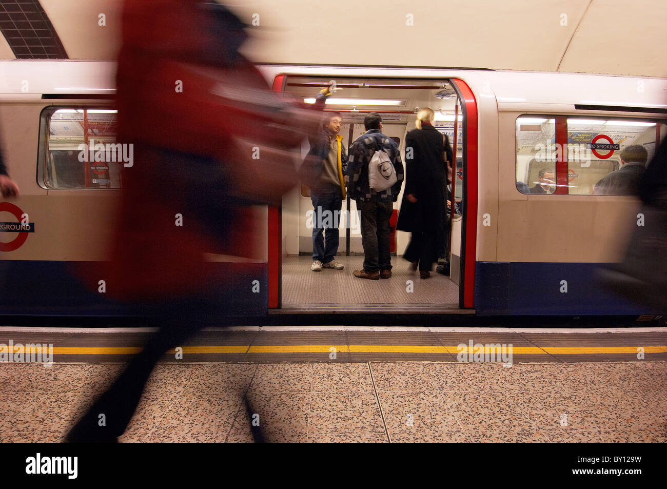 Tube train at station hi-res stock photography and images - Alamy