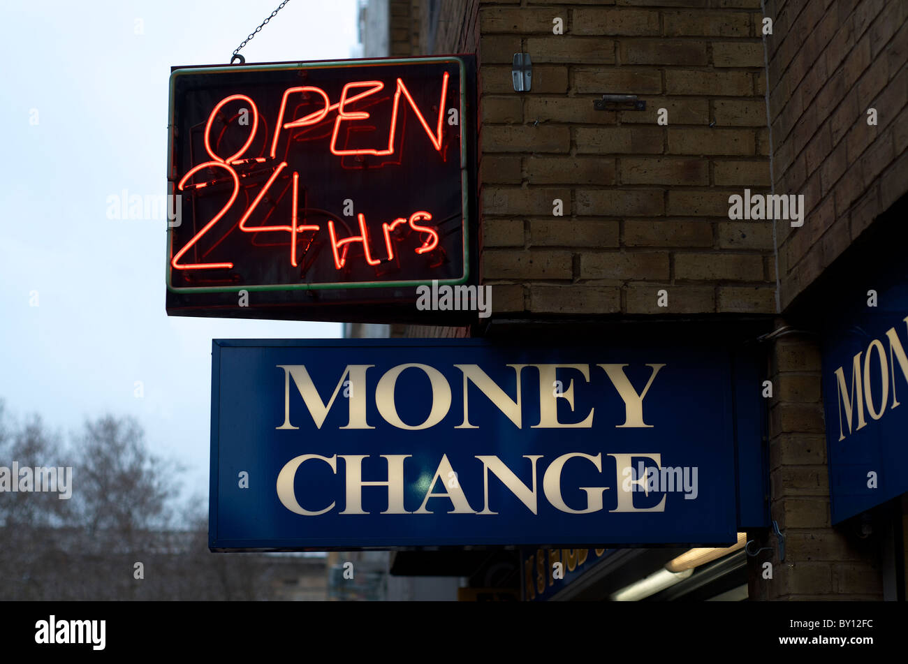 Sign money change hi-res stock photography and images - Alamy