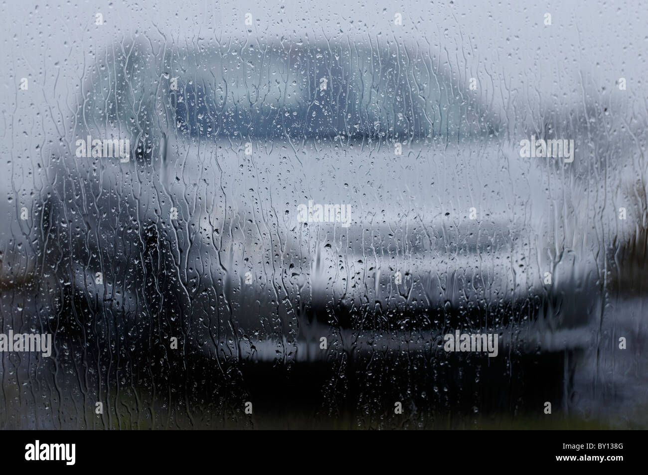 Drops of water running down hi-res stock photography and images - Alamy