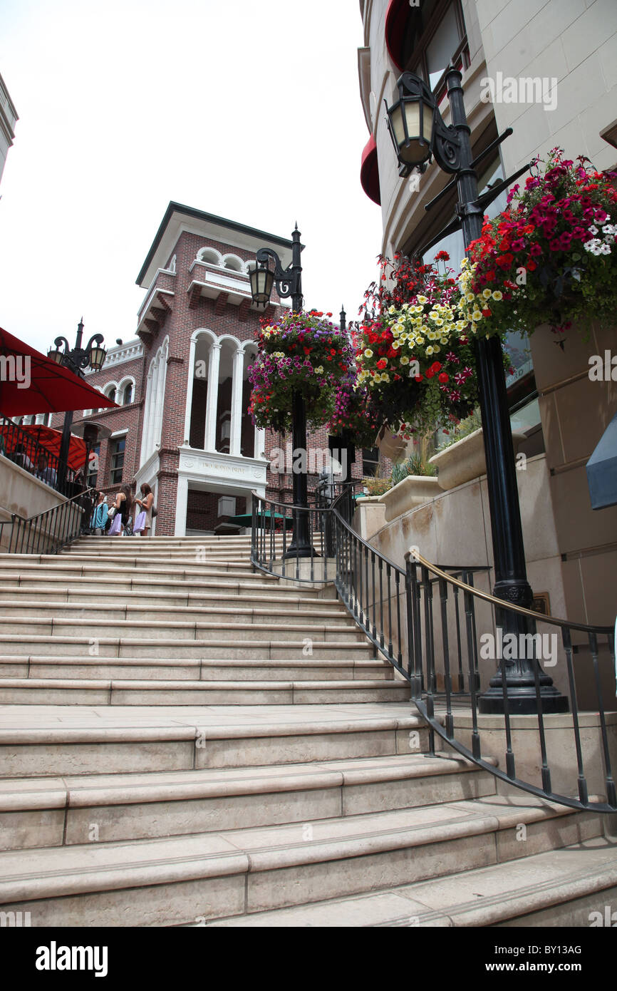 VIA RODEO BEVERLY HILLS STREET BEVERLY HILLS CALIFONIA USA BEVERLY ...