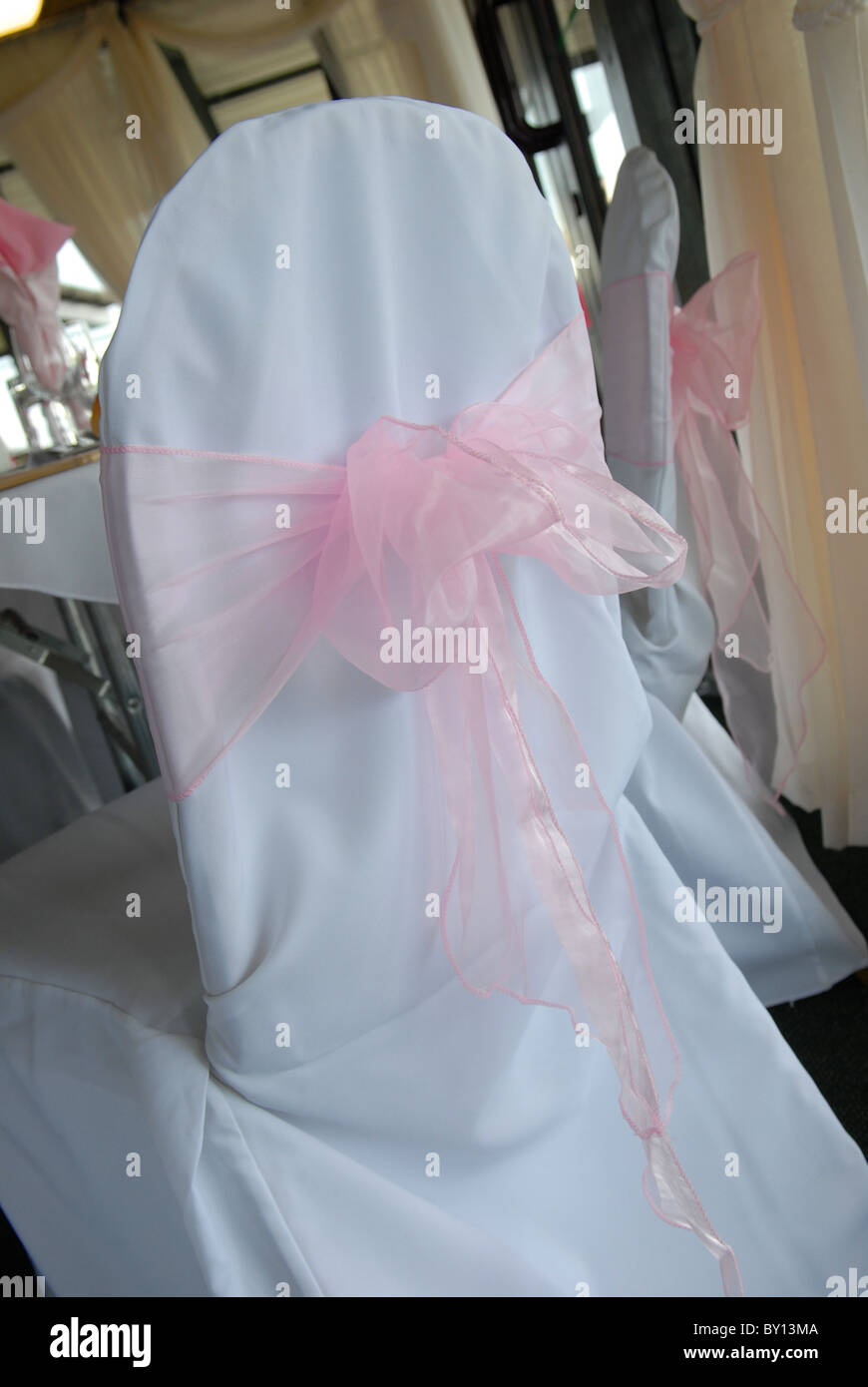 Pink ribbon bow hi-res stock photography and images - Alamy