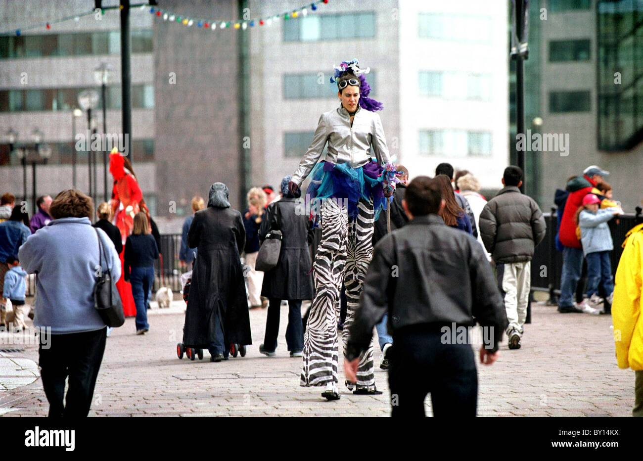 Stilt Walker, Cardiff Bay Stock Photo - Alamy