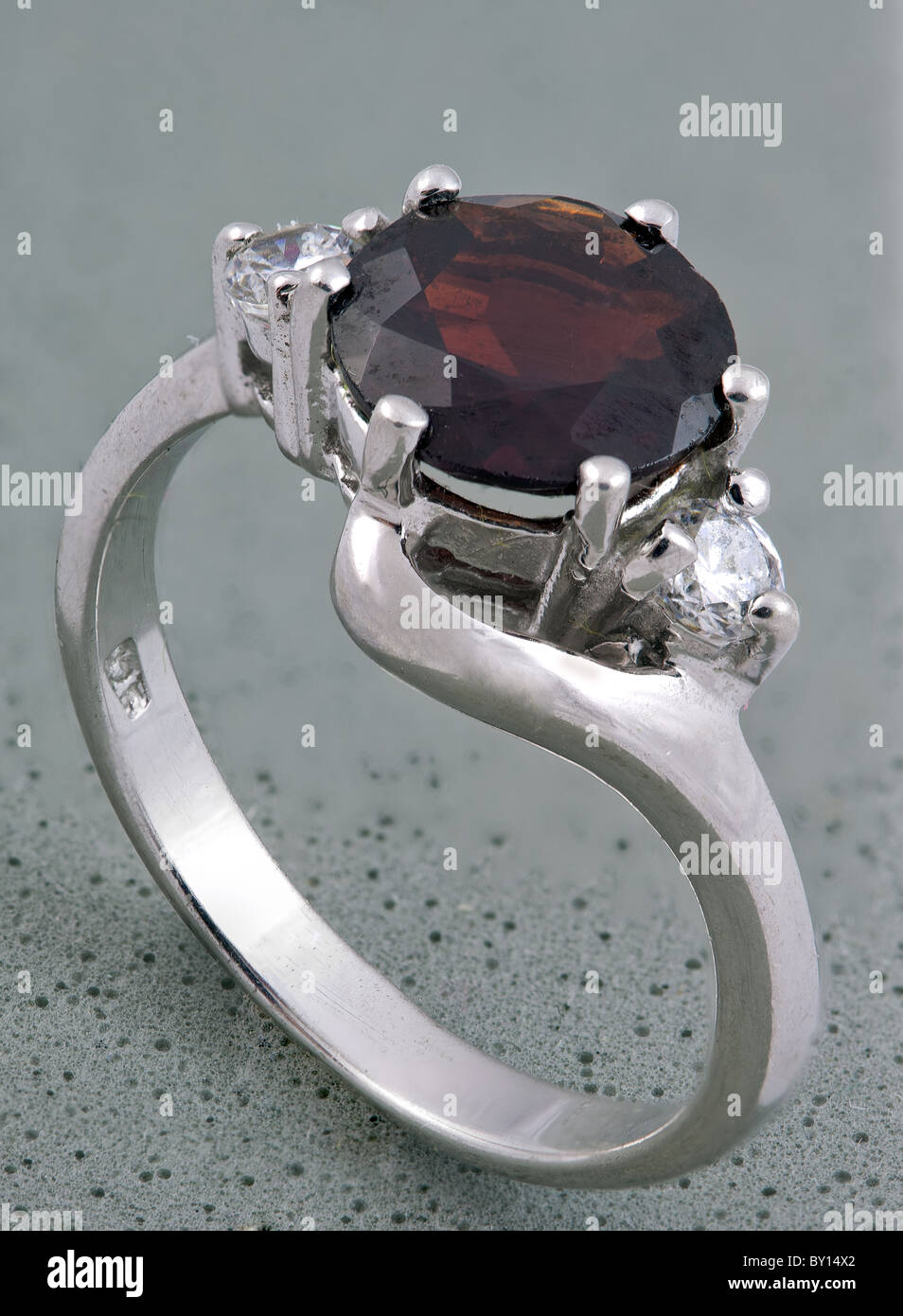 Silver ring stone hi-res stock photography and images - Alamy