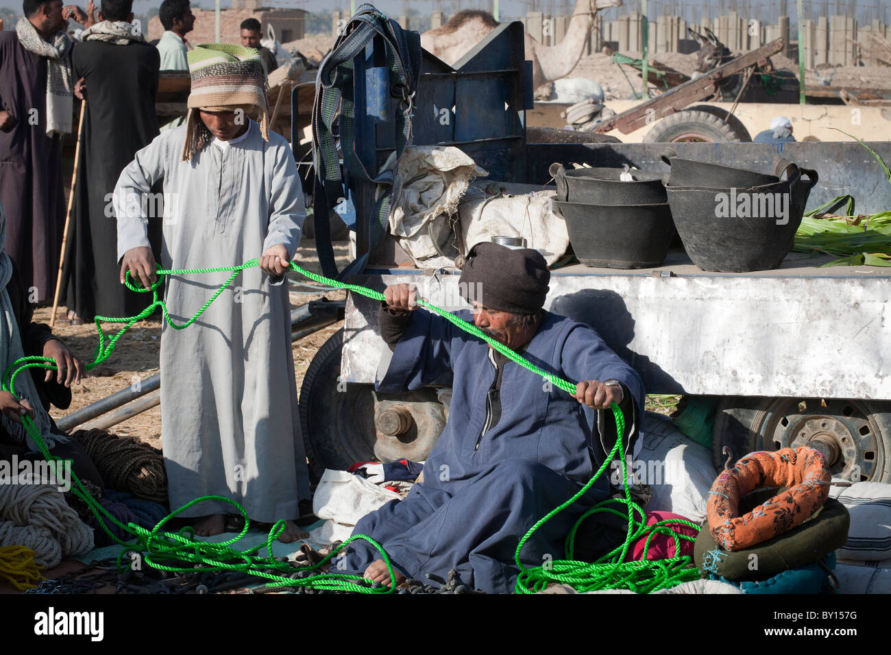 Haggle hi-res stock photography and images - Alamy