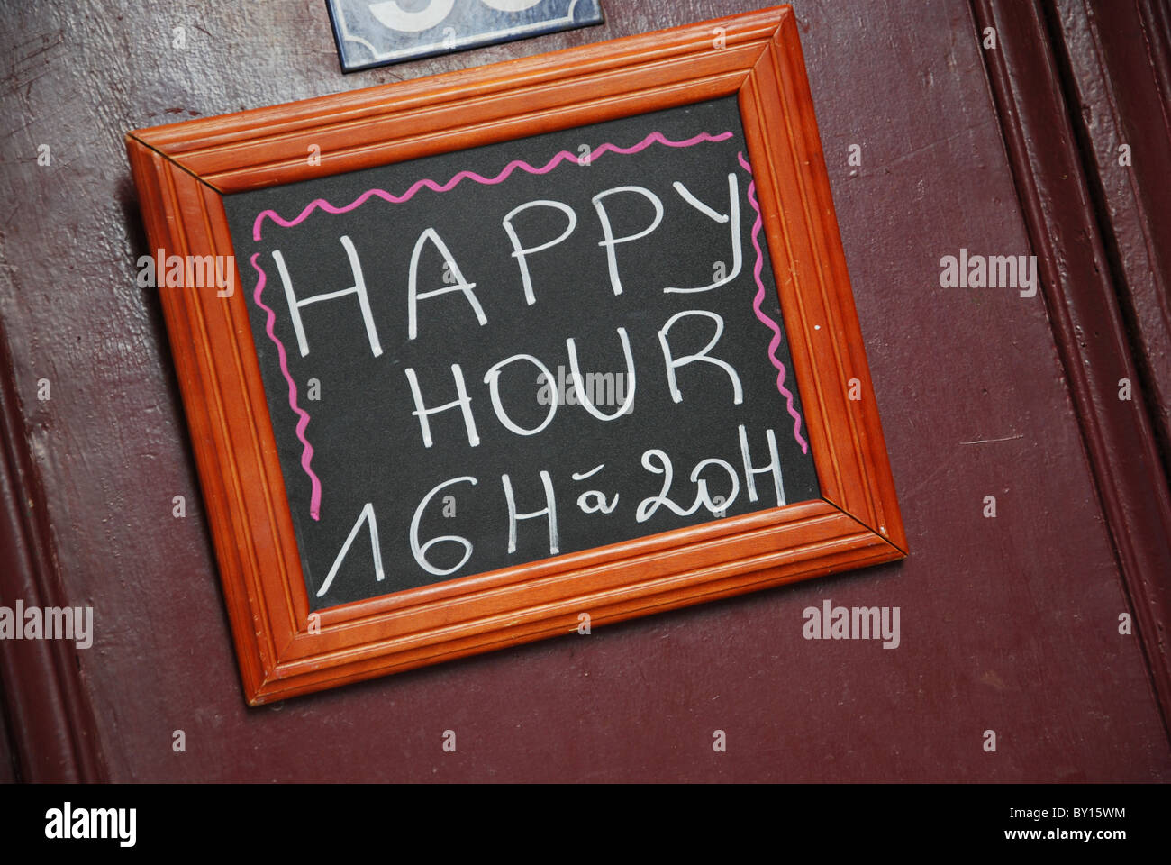 French no smoking sign hi-res stock photography and images - Alamy