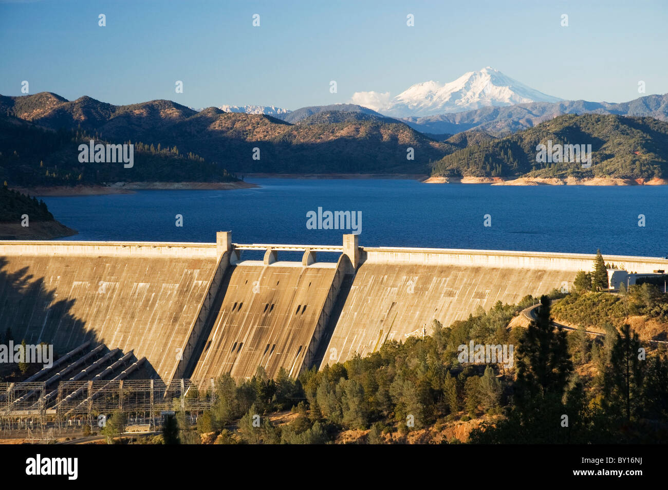 Shasta dam hi-res stock photography and images - Alamy