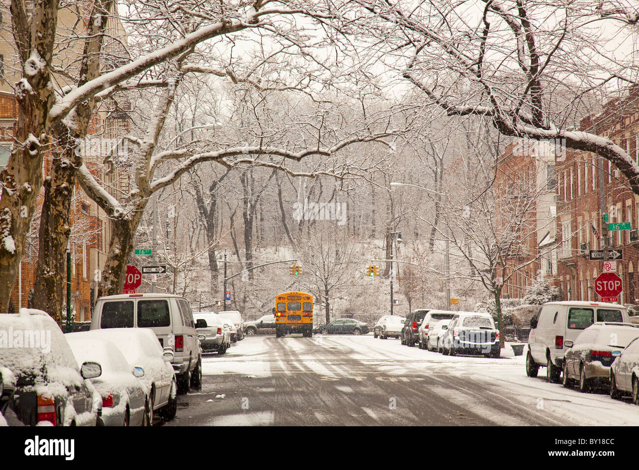 Winter street scene brooklyn ny hi-res stock photography and images - Alamy