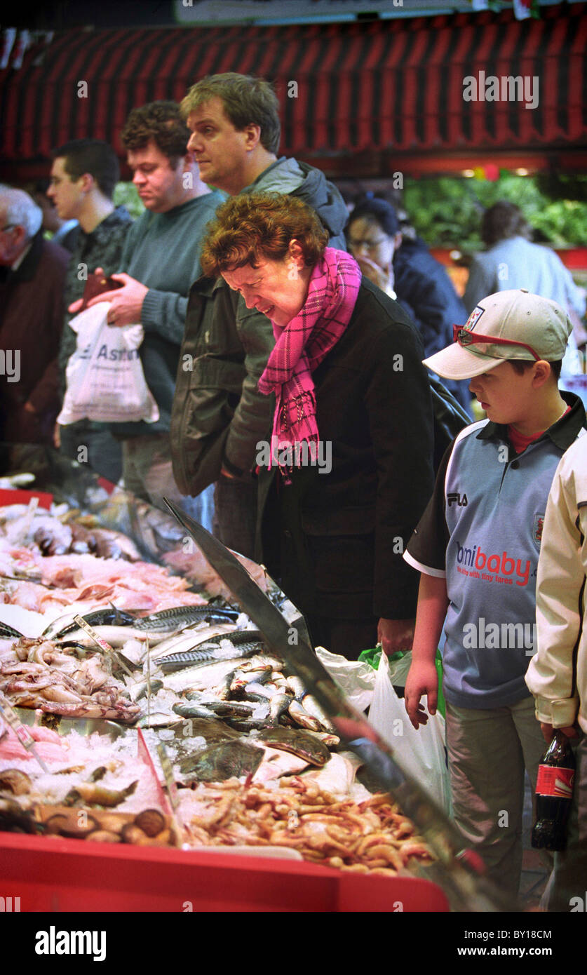 Cardiff Fishmongers High Resolution Stock Photography and Images - Alamy