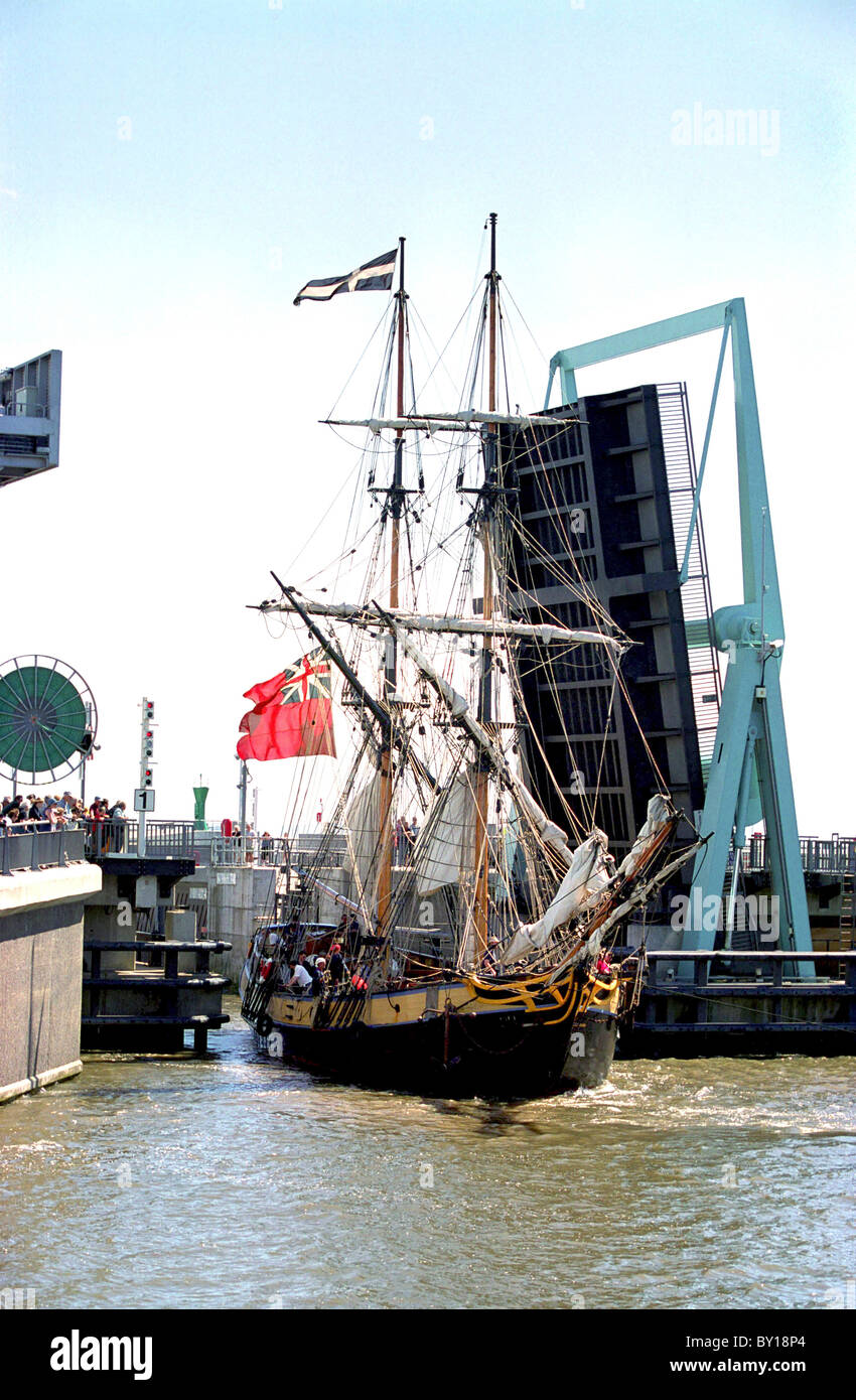 Tall Ship passing through Cardiff Barrage Stock Photo - Alamy