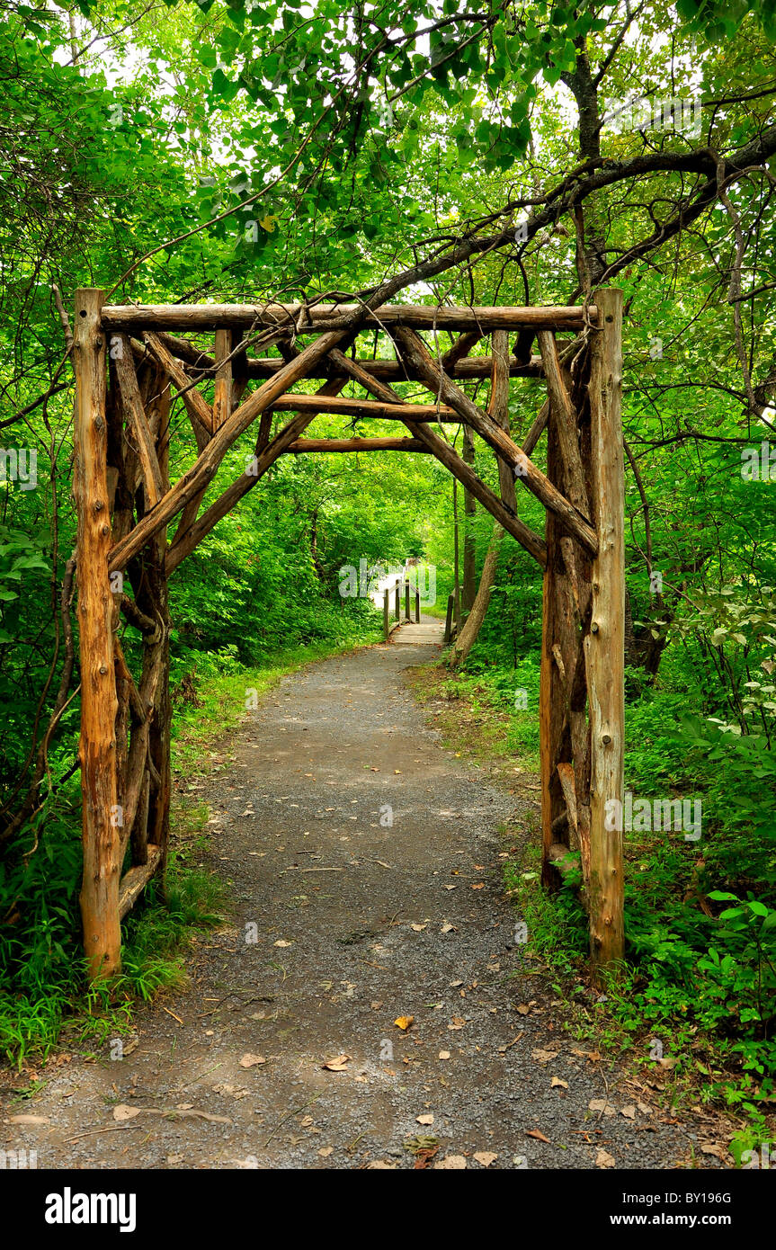 Entrance trail hi-res stock photography and images - Alamy