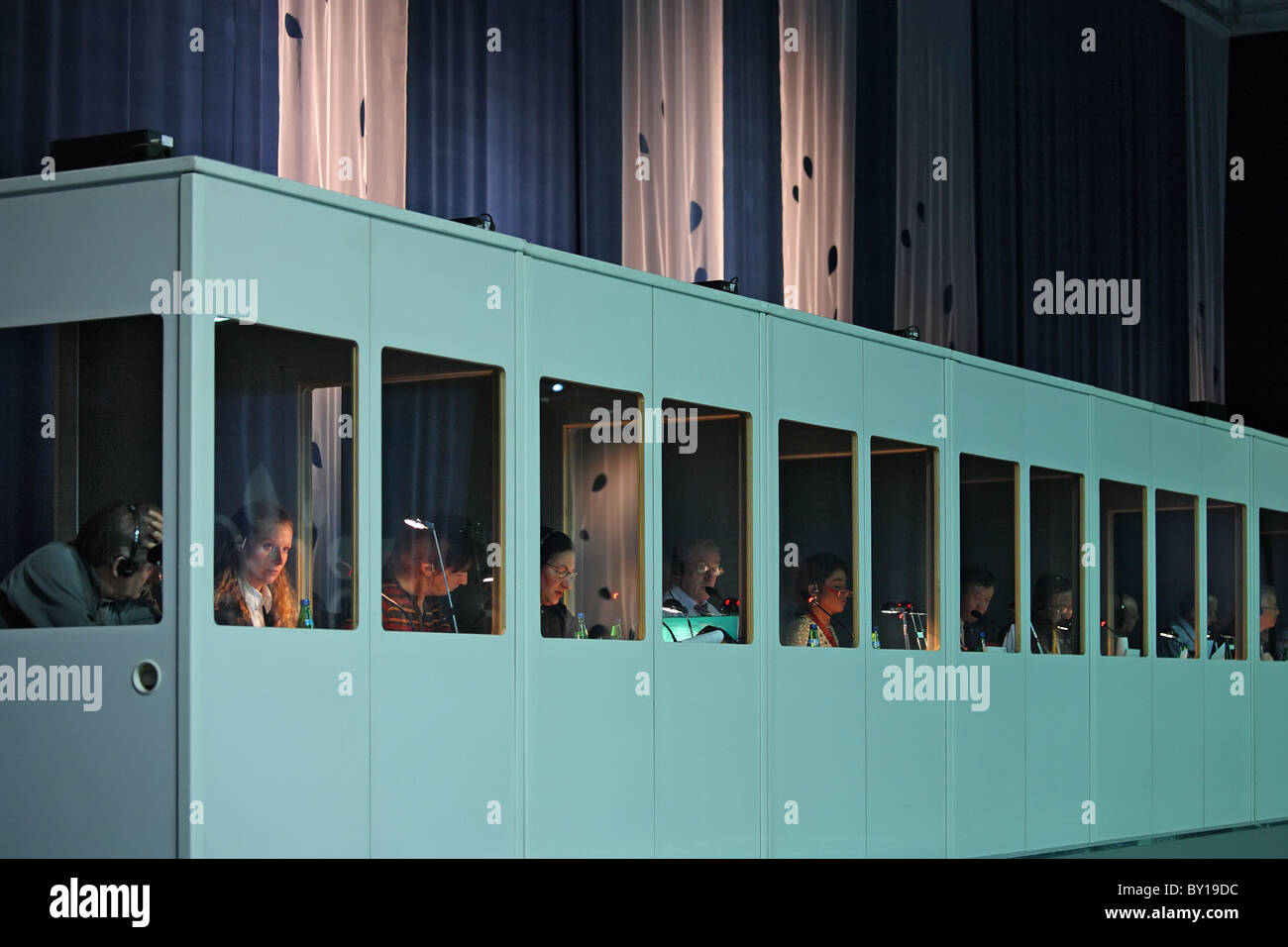 Interpreting booth hi-res stock photography and images - Alamy