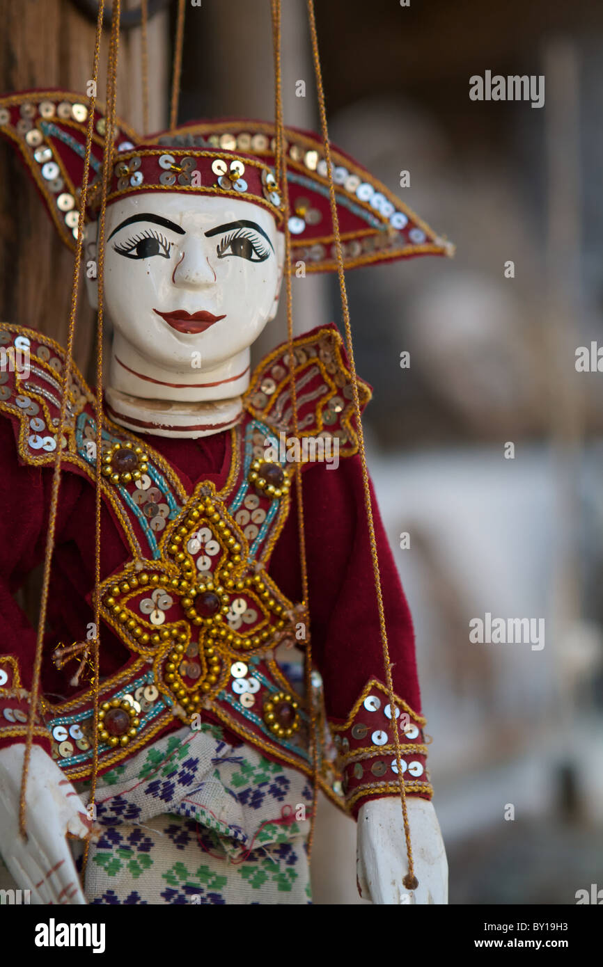 Burmese costume hi-res stock photography and images - Alamy