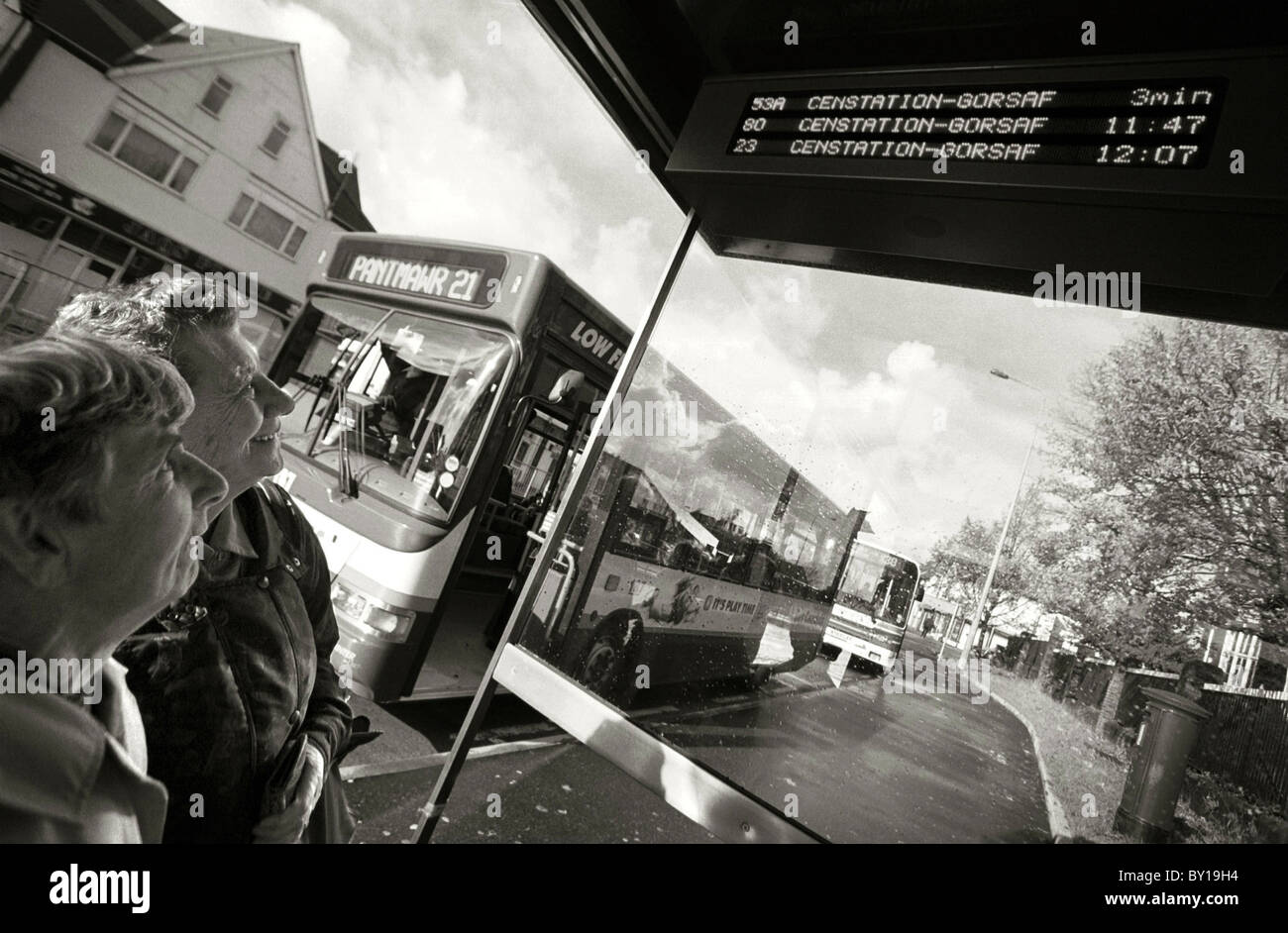 Old bus stop signs hi-res stock photography and images - Alamy