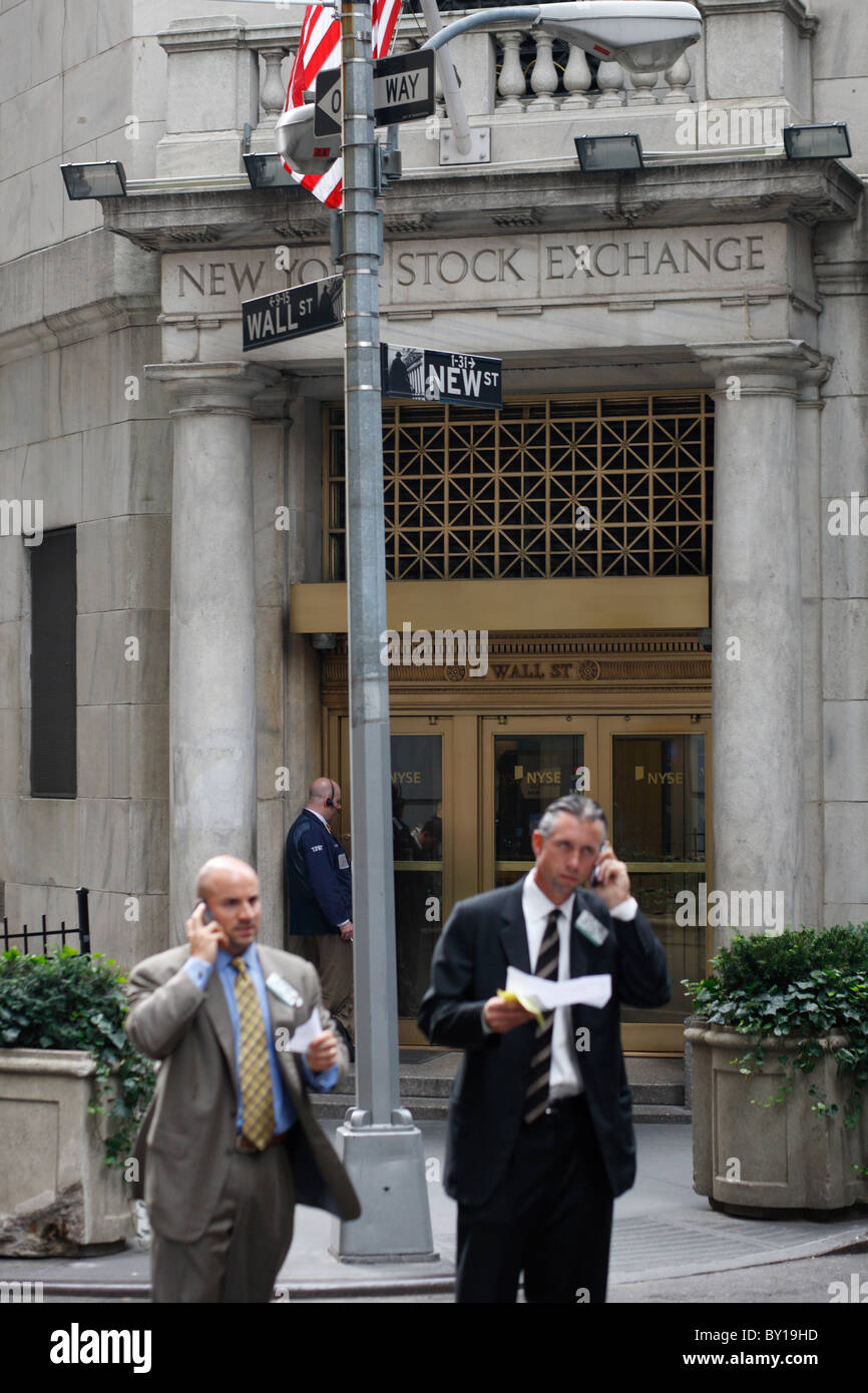 Us stock brokers hi-res stock photography and images - Alamy