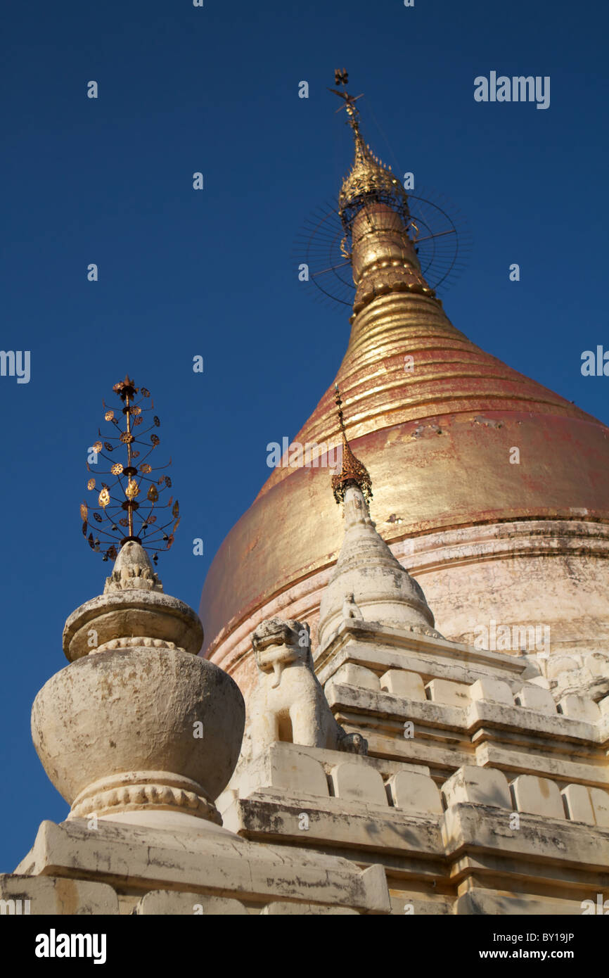 Gubyaukgyi temple hi-res stock photography and images - Alamy