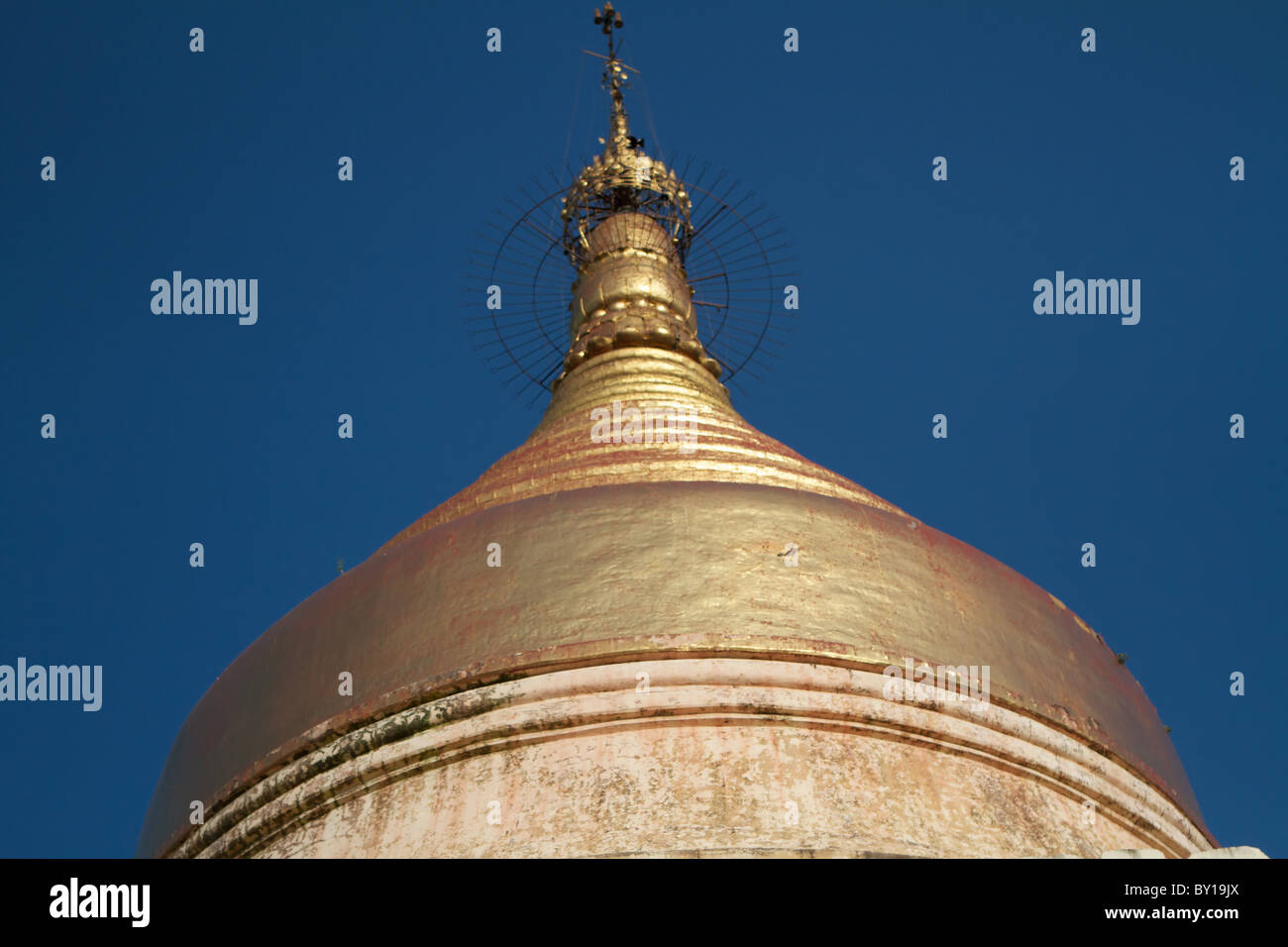 Gubyaukgyi temple hi-res stock photography and images - Alamy