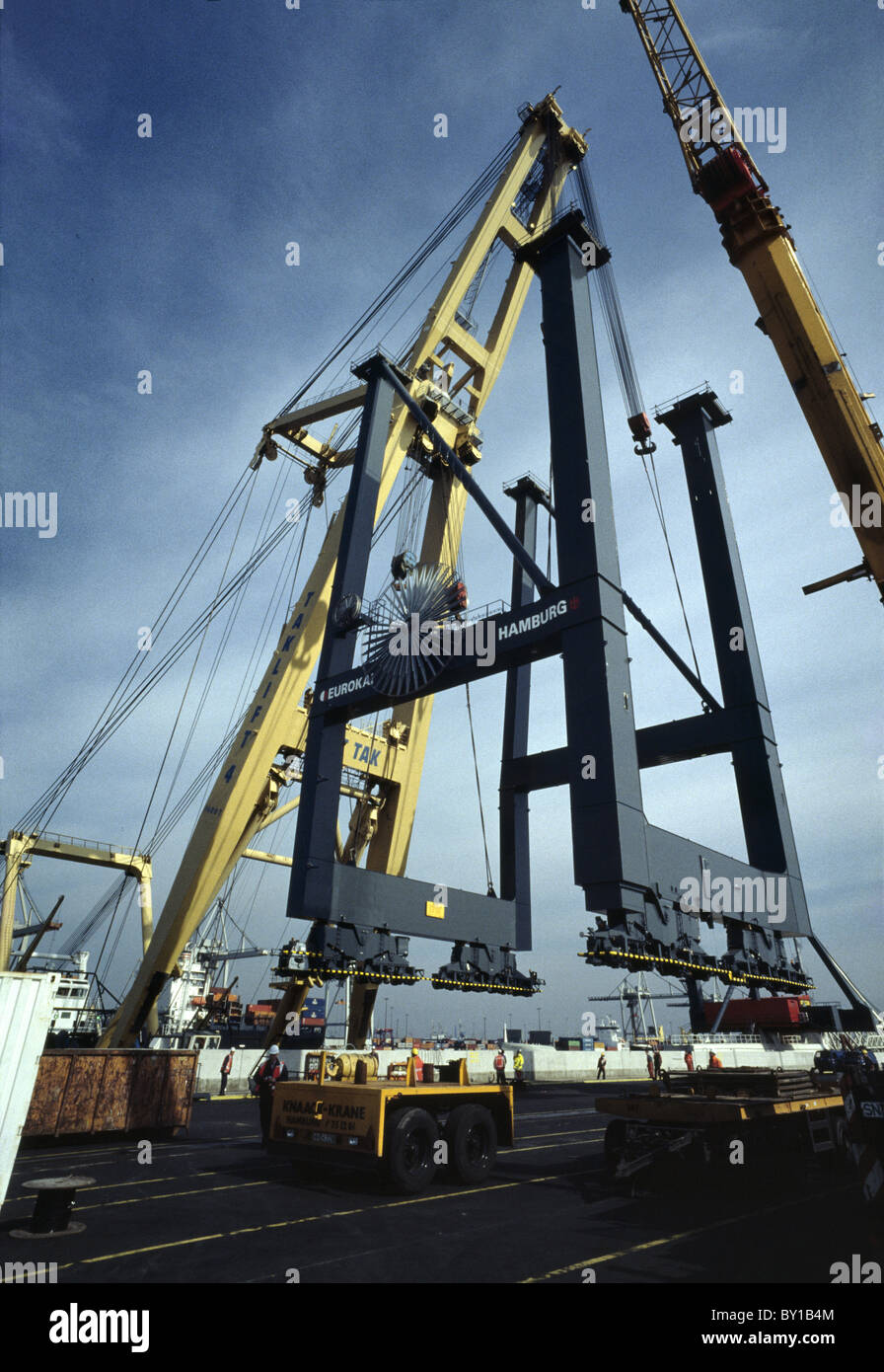 Construction of a gantry crane on Eurogate Container Terminal in the ...