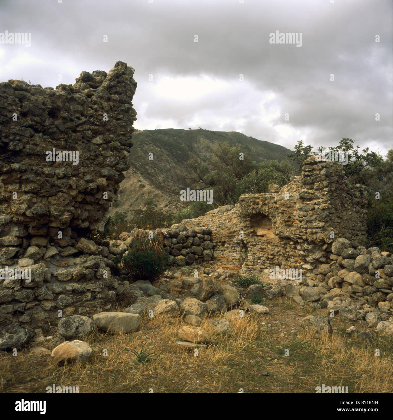 Crete crumbling walls hi-res stock photography and images - Alamy