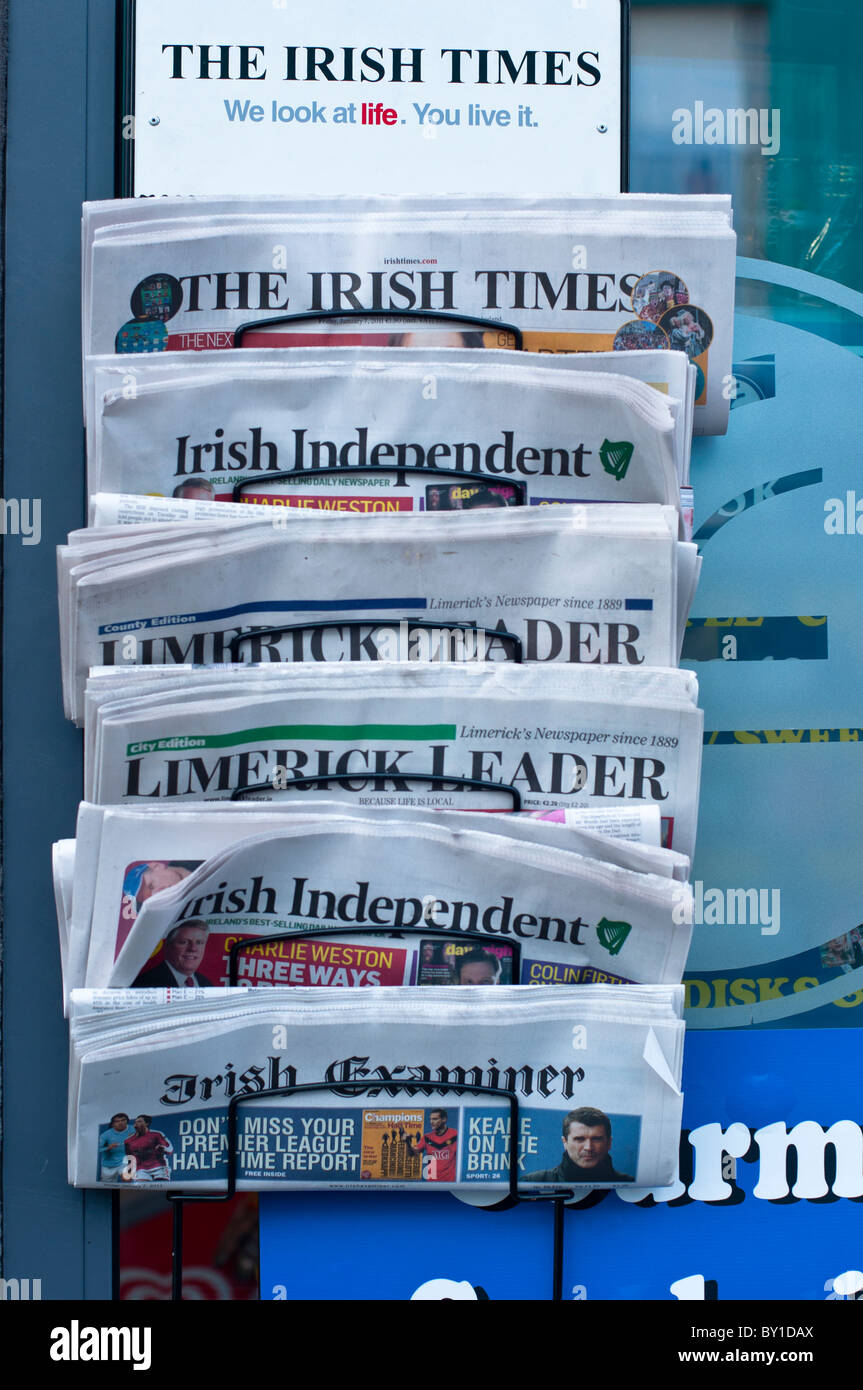 News paper rack High Resolution Stock Photography and Images - Alamy