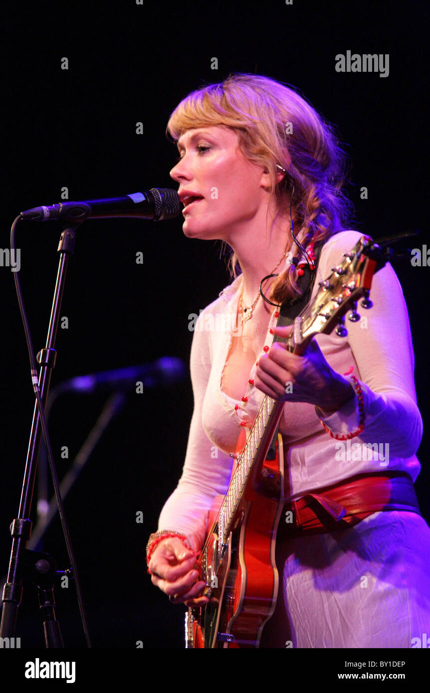 Cerys matthews welsh singer hi-res stock photography and images - Alamy