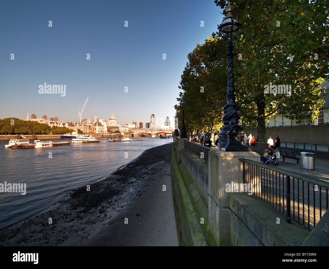 Walk under the thames hi-res stock photography and images - Alamy