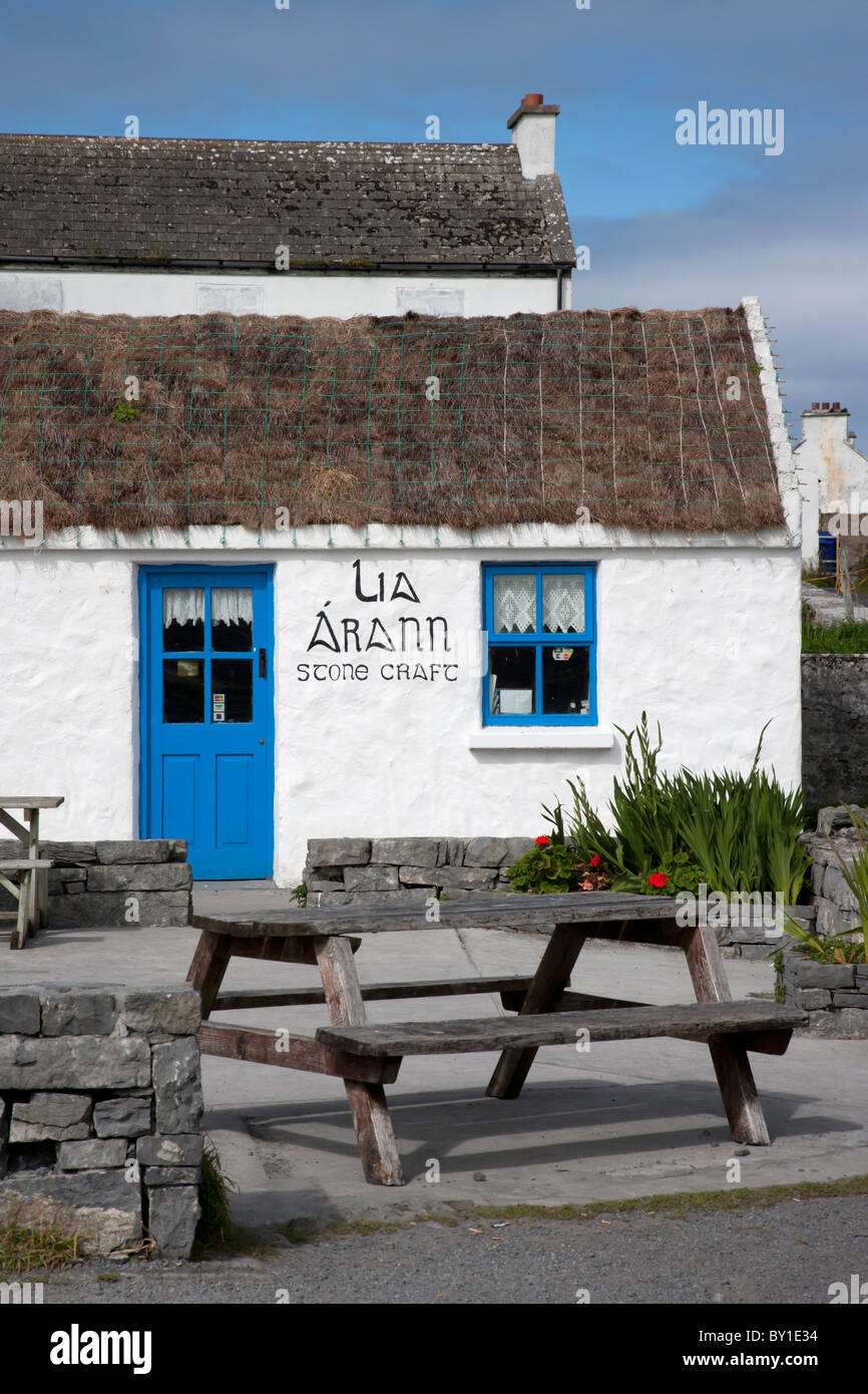 Irish White Thatched Cottage, Inishmore, Aran Islands, County Galway ...