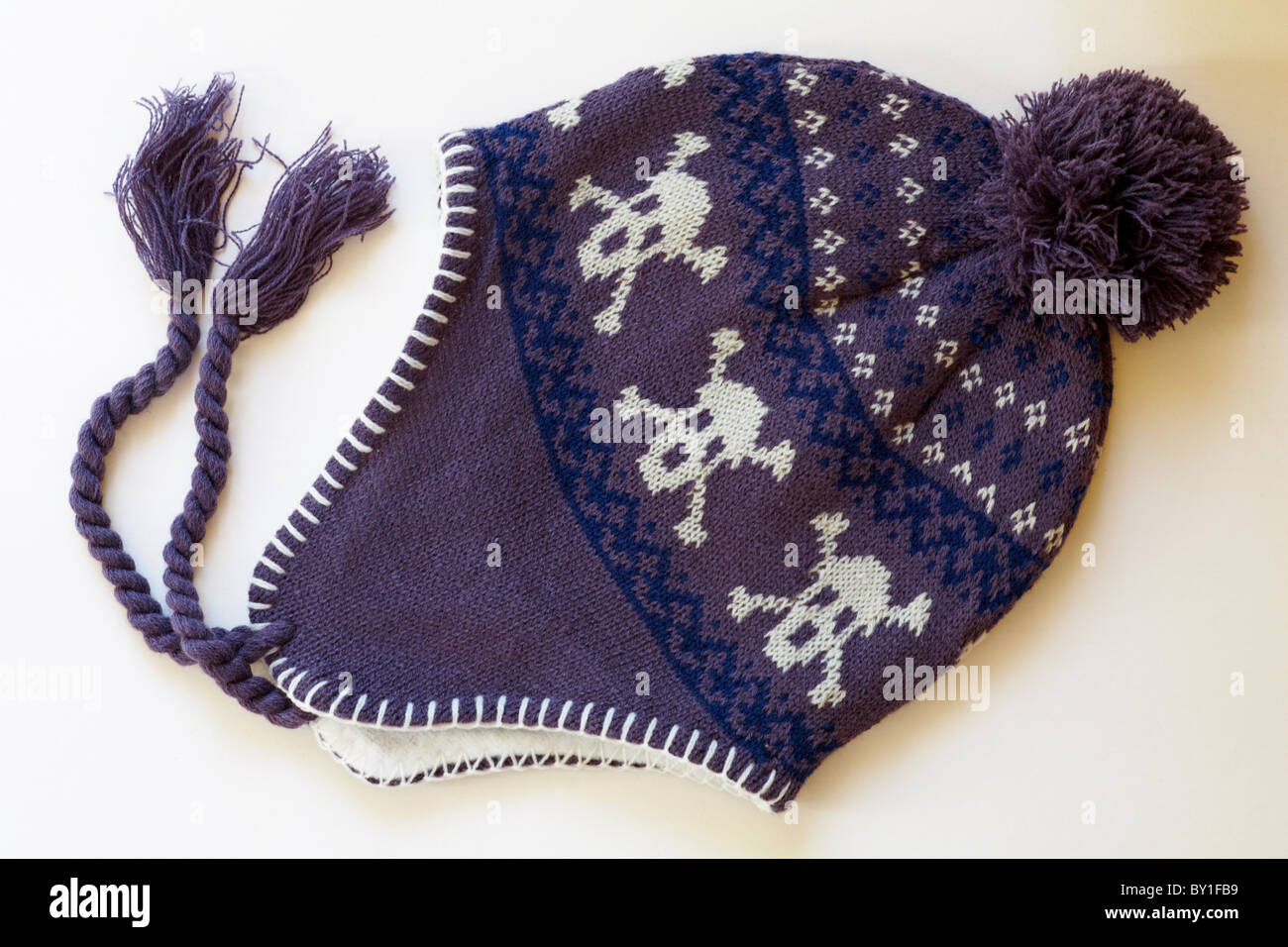 Skull and crossbones hat hi-res stock photography and images - Alamy
