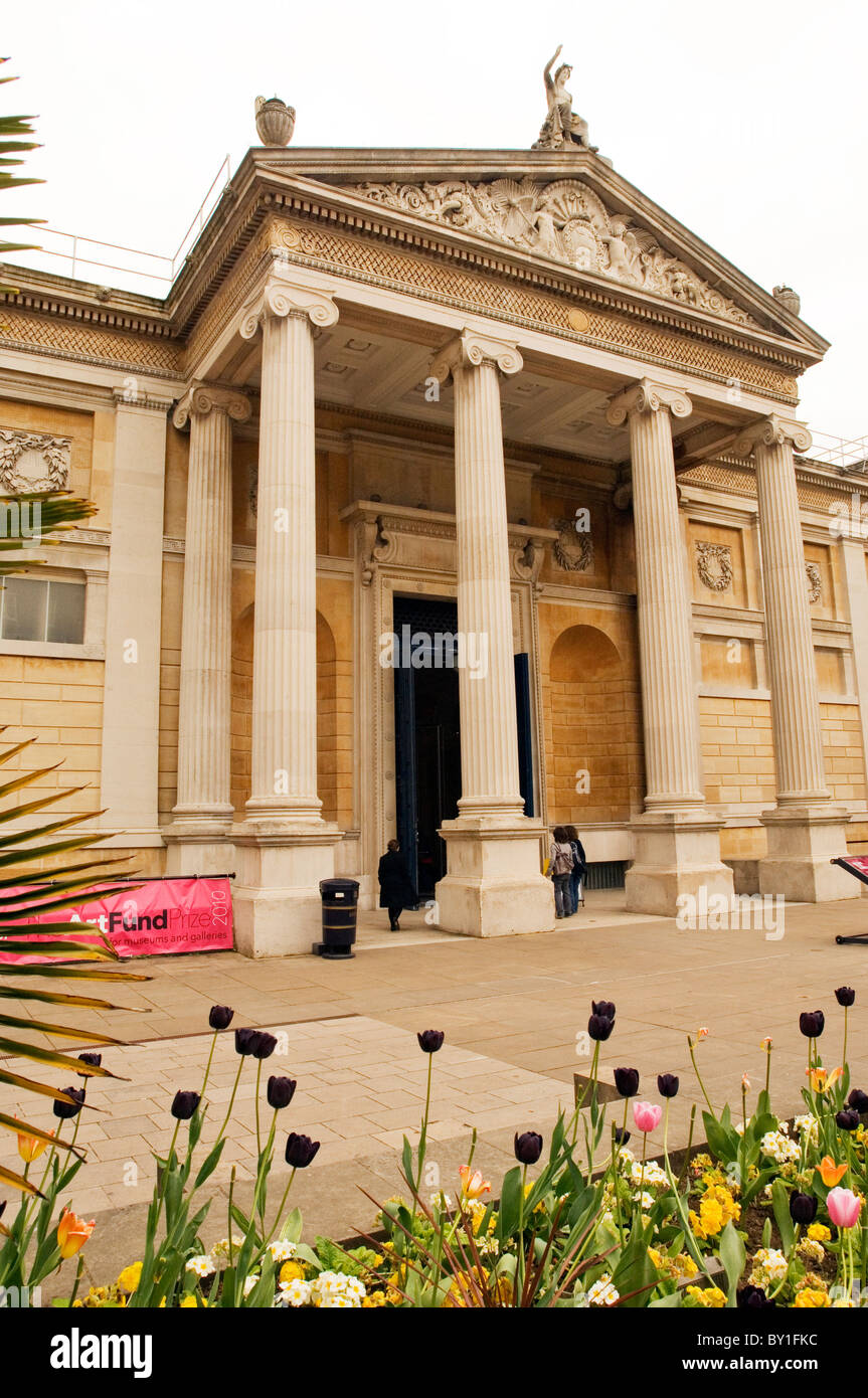 Ashmolean museum entrance hi-res stock photography and images - Alamy