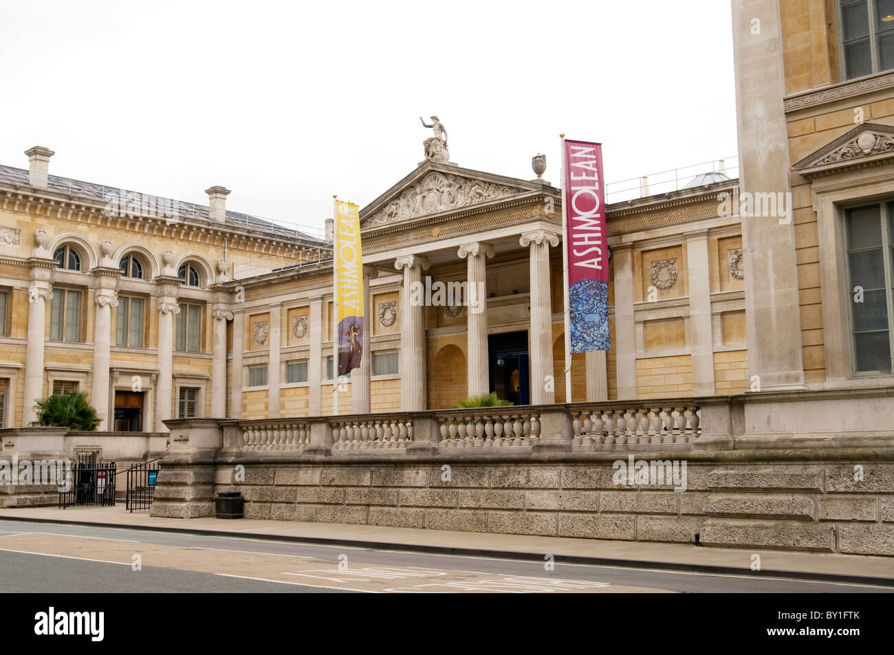 Ashmolean exterior hi-res stock photography and images - Alamy