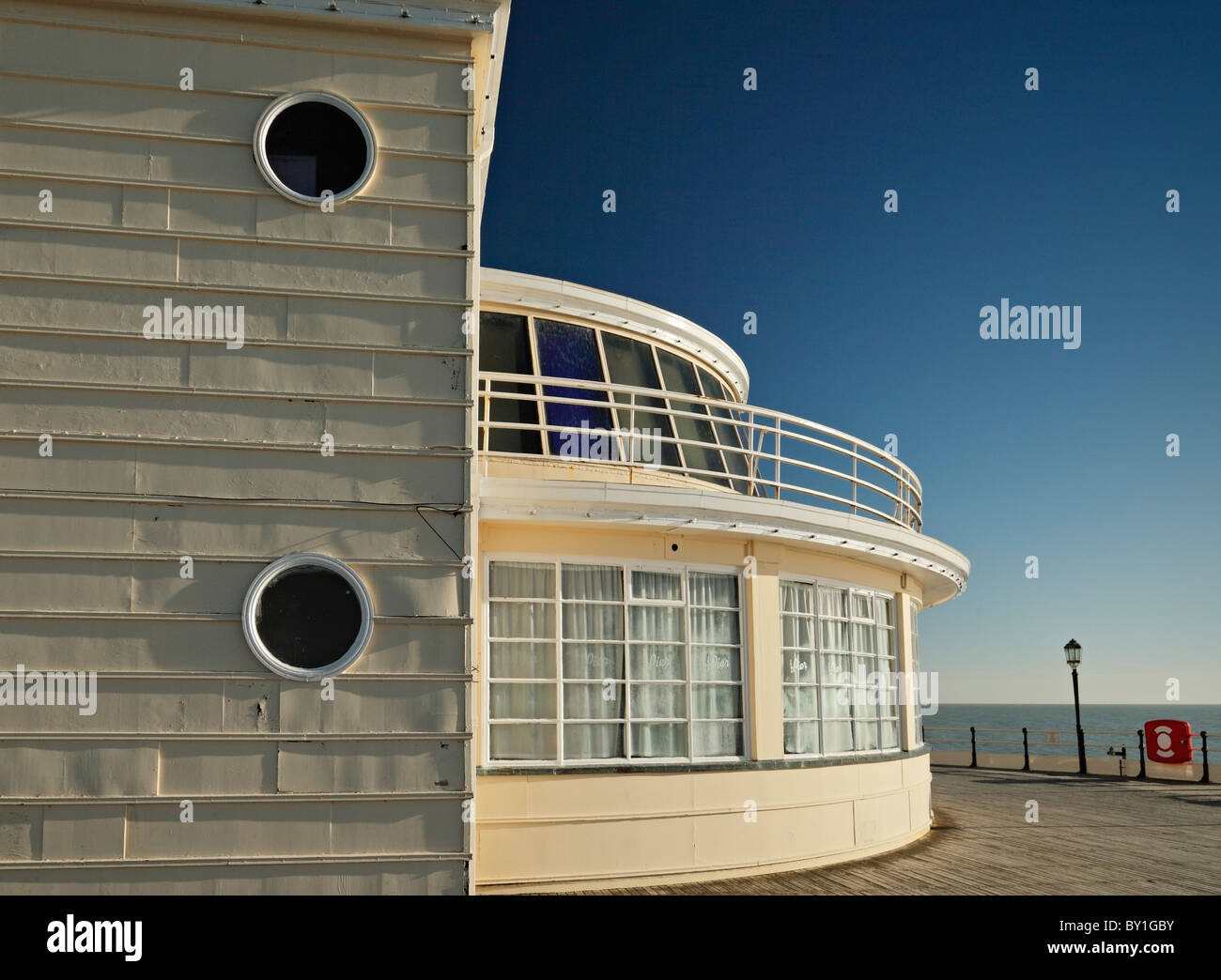 Worthing pier hi-res stock photography and images - Alamy