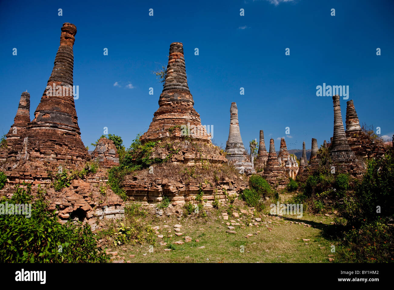 Haunting ruins hi-res stock photography and images - Alamy