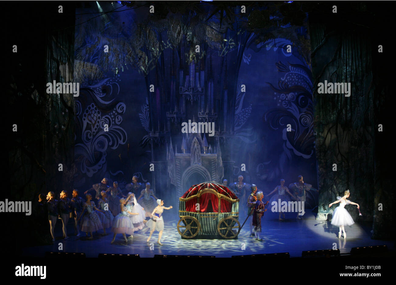 Cinderella stage performance hi-res stock photography and images - Alamy